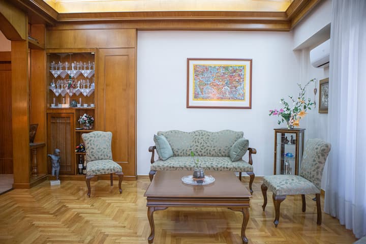 The Arched Home - Athen