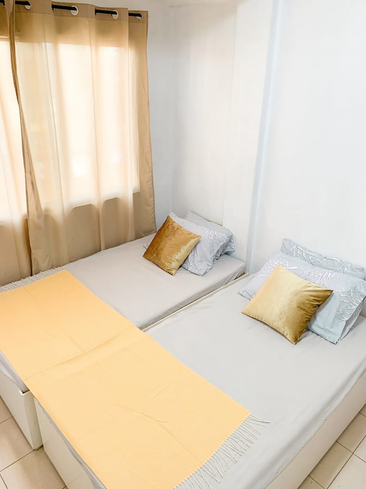 Casita De Lluna Apartment Fan Room #1, Bantayan - Bantayan