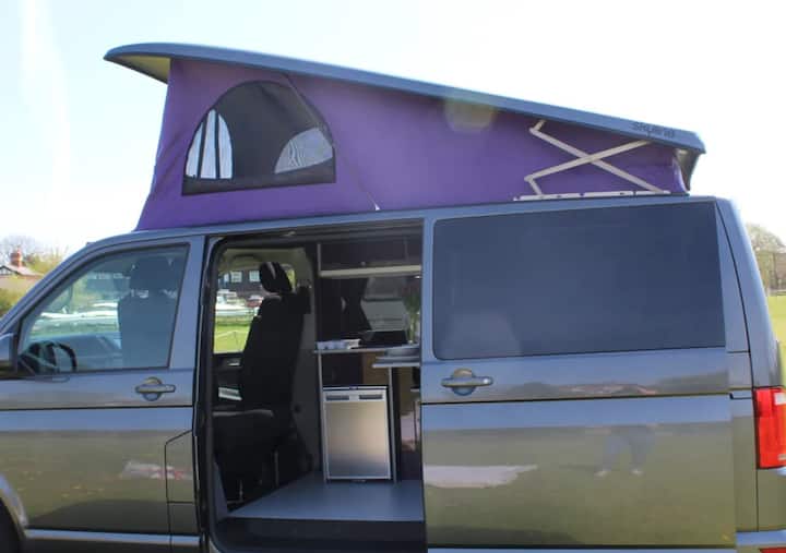 Tilly Is A 2018 T6 Vw Camper, Sleeps 4 & Kitchen - Hereford