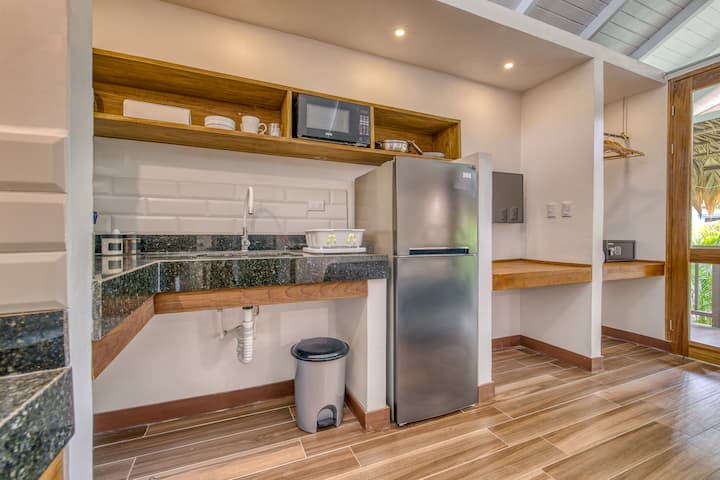 Bungalows Drie 1 ~A/c ~Great Location - Punta Cocles