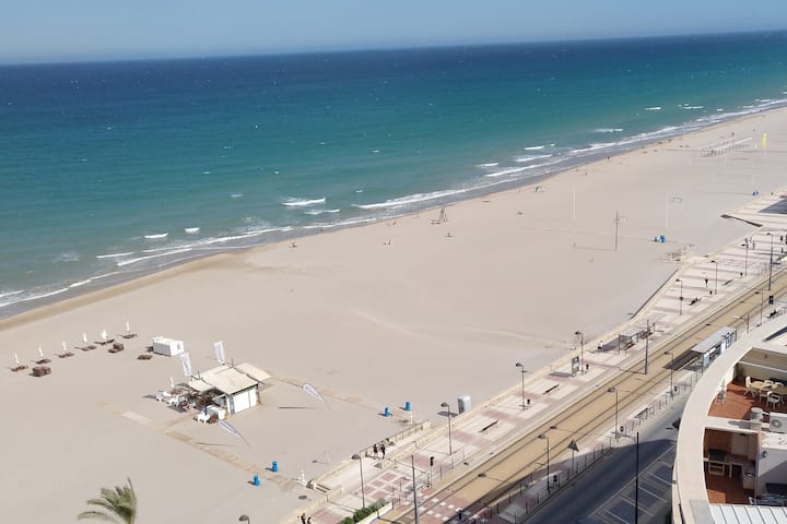 Apartamento En 1ª Linea De Playa Muchavista - Alicante