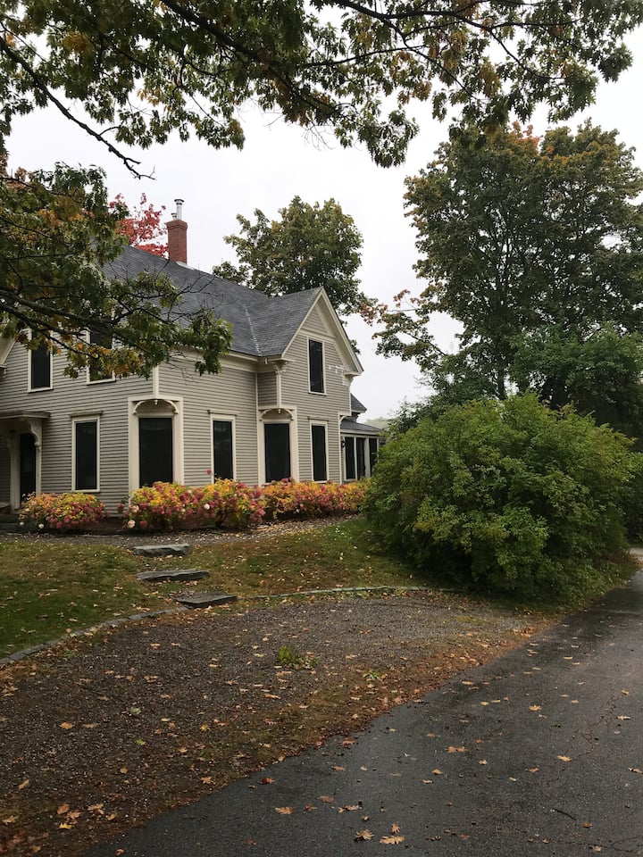 Village Gem - Camden, ME