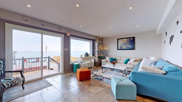 The Waterfront Oasis – Views, Firepit & Hot Tub - Grimsby