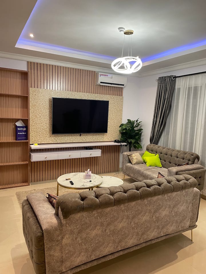 Beejay’s Cheerful 4- Bedrooms Detached Town House. - Lagos