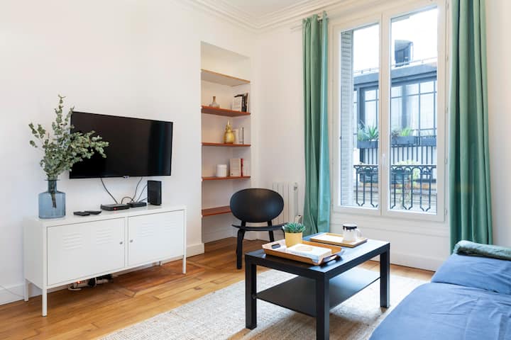 Fully Furnished And Renovated 2 Rooms - Sacré-Cœur de Paris