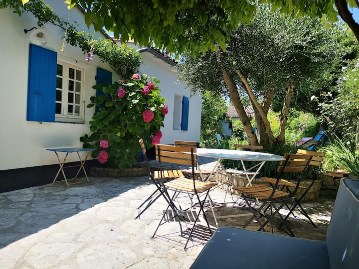 Charmante Maison De Famille Avec Jardin - La Flotte