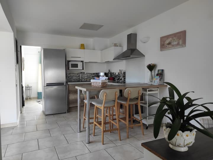 Joli Appartement Avec Cour Privé à 150m De La Mer - Saint-Cyr-sur-Mer