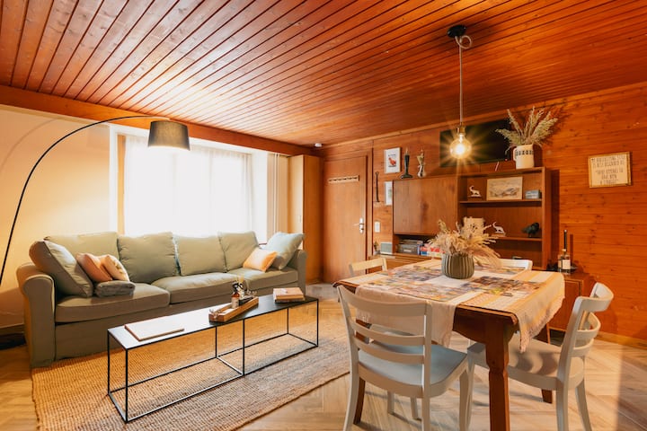 Hiker's Hideout * Vintage 1 Bedroom - Sedrun