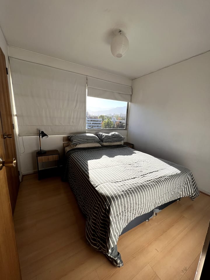 Cómoda Pieza Con Baño Privado En Vitacura - Santiago (Chile)