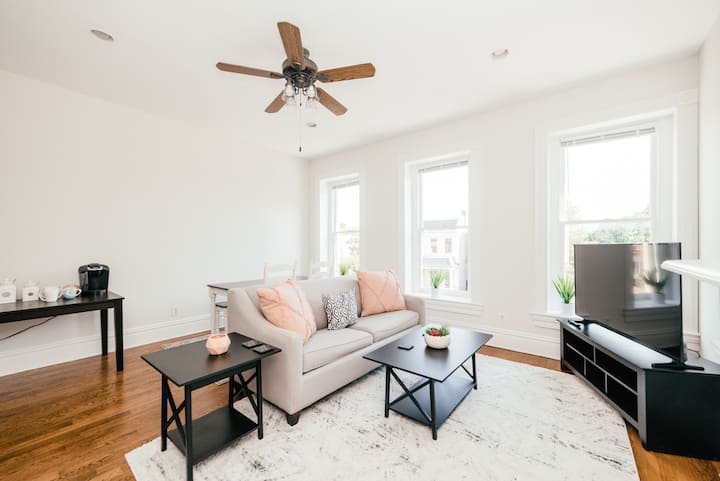 Bright Downtown Apt | Easy Parking | Fast Wifi - Richmond, VA