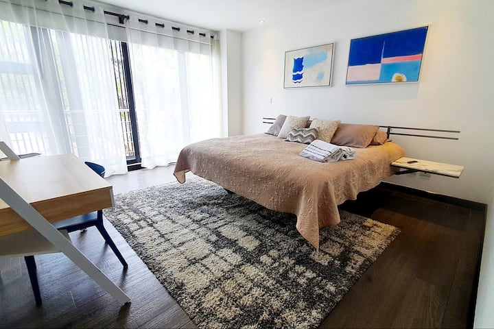 Cozy, Well Located Boutique Apartments Building - Guatemala