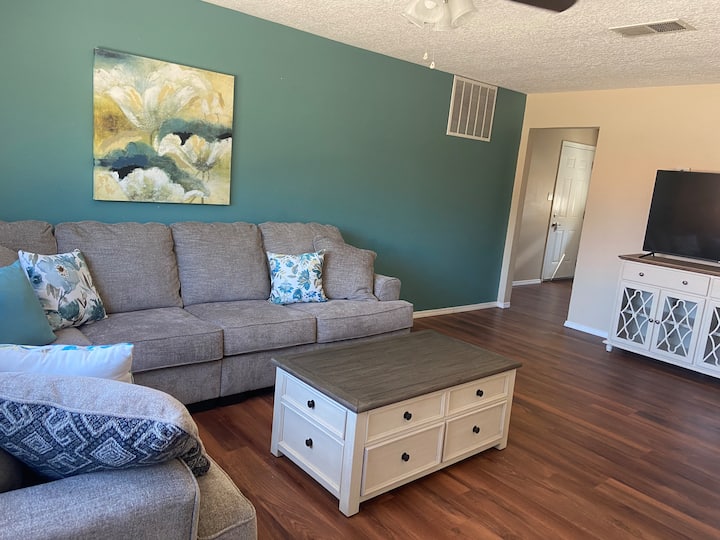 Family Friendly Home - Albuquerque, NM