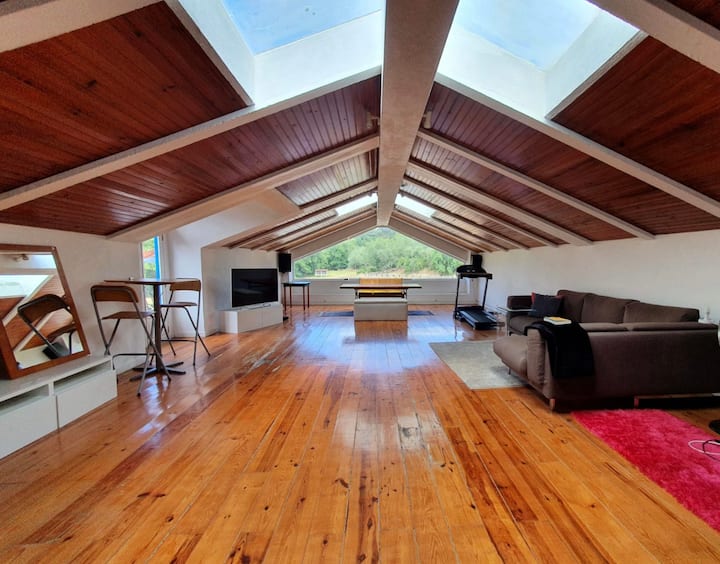 Peaceful 2-bedroom Escape - Amadora