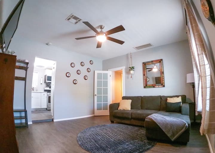 Historic 2br. In The Heart Of Az Wine Country - Cottonwood, AZ