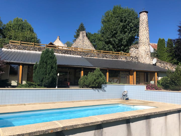 Auvergne Dépaysement Calme, Détente Assuré Piscine - Auvergne