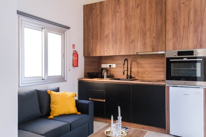 Olive Suite -A Charming Stoned Built Luxury Apt #4 - Paphos