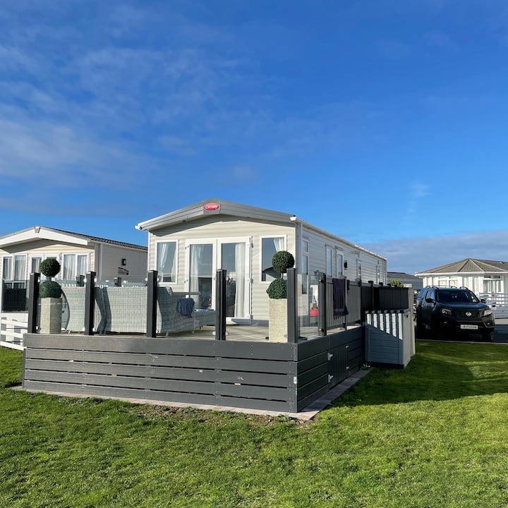 North Wales Sea Front Holiday Home - Abersoch