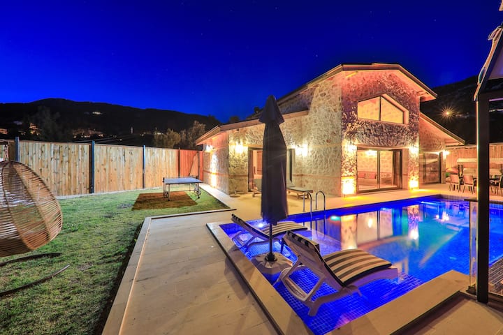 Doğayla İç İçE, Jakuzili Villa – Kaş - Aklar