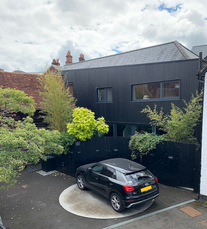 Secluded Contemporary 3 Bed House In Town Centre - Dorking