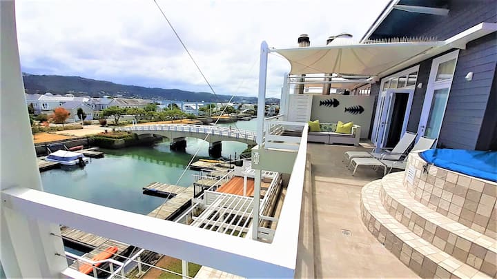 Exotic North Facing Penthouse - Mooring & Inverter - Knysna