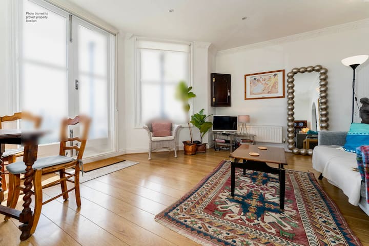 Central Seafront Balcony Flat With Direct Seaview - Brighton