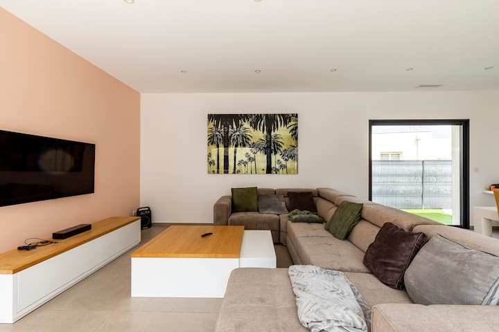 Villa Moderne, Piscine Chauffée, Jacuzzi. - Agde