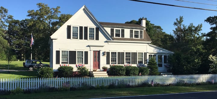 Private Suite In Classic Cape Cod House - Dennis, MA