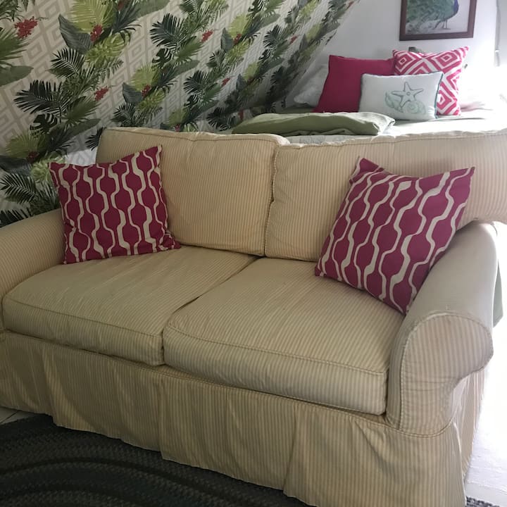 Private Suite In Classic Cape Cod House - Cape Cod, MA