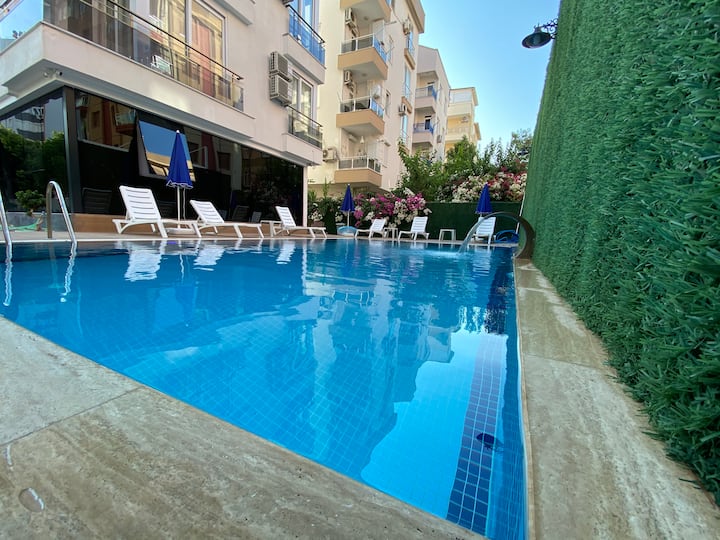 Konyaaltı'nda Ev Rahatlığında 1+1 Eşyalı Daire - Antalya