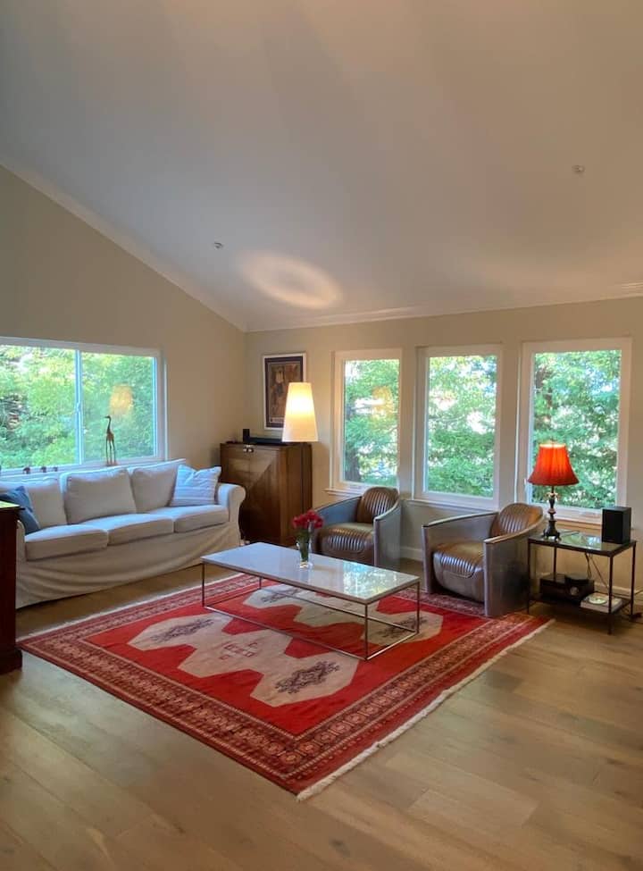 Stunning 4 Bedr. House & Pool In San Carlos Hills - Foster City, CA