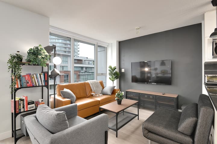 Bright Modern-industrial Private Room With Ensuite - Vancouver