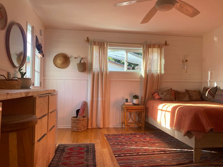 Adorable Guesthouse With Outdoor Tub And Patio - Pasadena