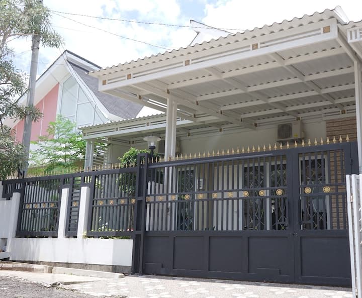 Cozy Home - Bogor