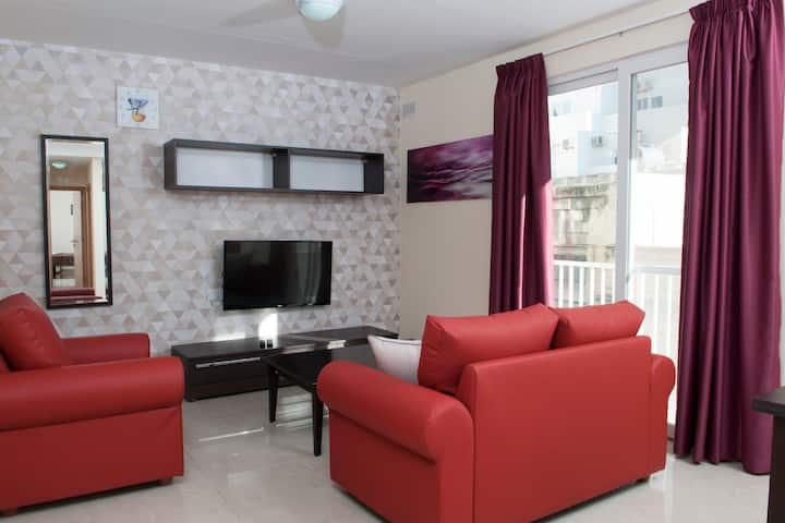 Lovely 2 Bedroom Apartment In The Heart Of Sliema - Malta