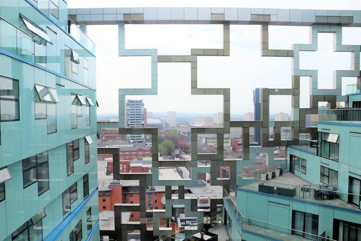 Canalside 1bd. A Luxurious Stay In The Sky - 