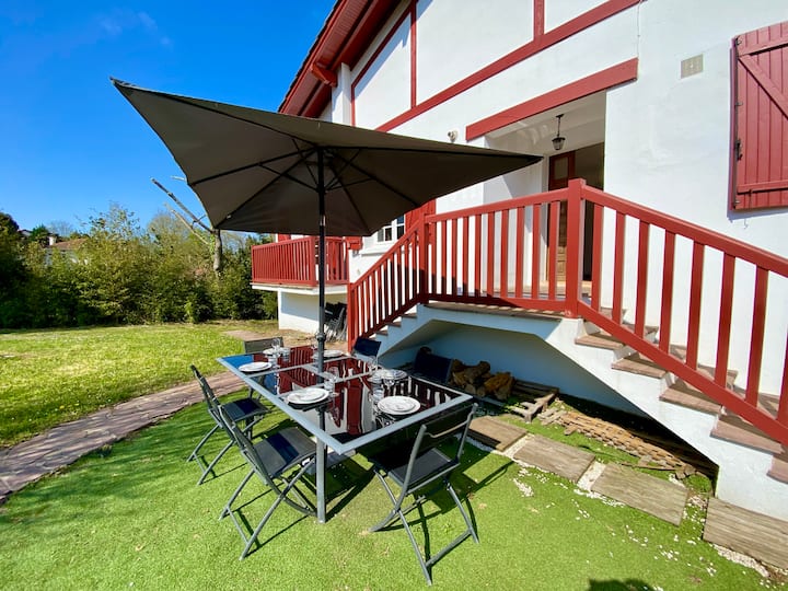 Au Village, Maison, Jardin, Parking, Plage à Pied. - Guéthary