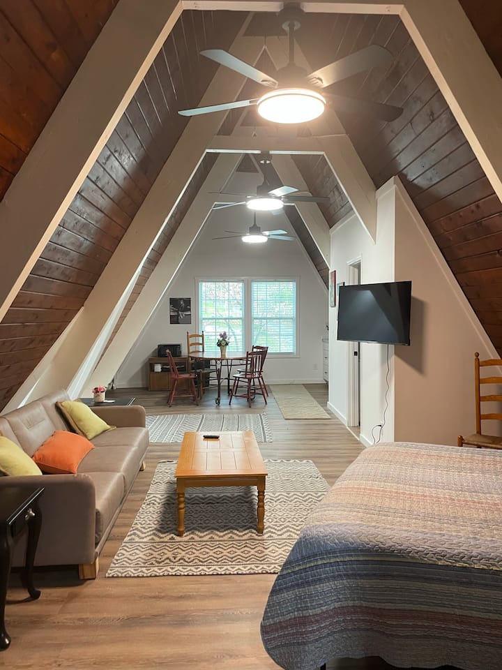 Poplar Cottage At Saluda River Farms - Travelers Rest, SC