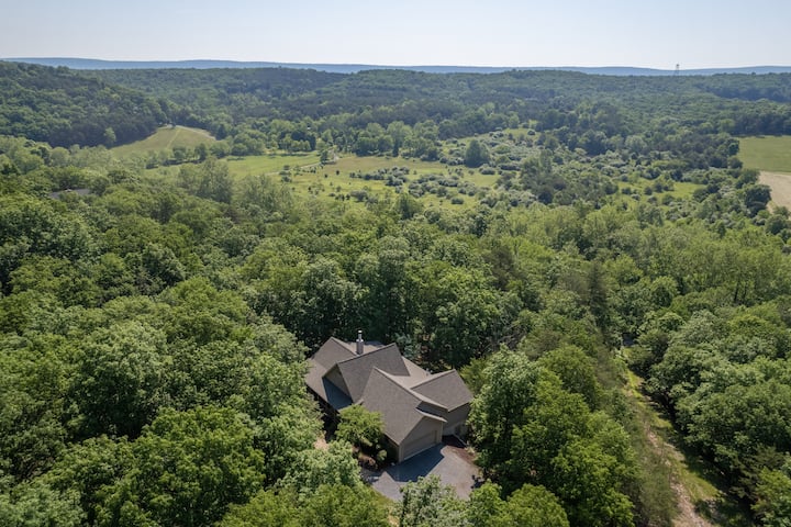 Sleepy Creek Getaway! Hot Tub & Sauna - Cacapon Resort State Park, Berkeley Springs
