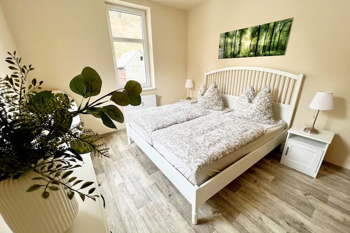 Ferienwohnung Alte Schule 3 "J. C. F. Gutsmuths" - Cursdorf