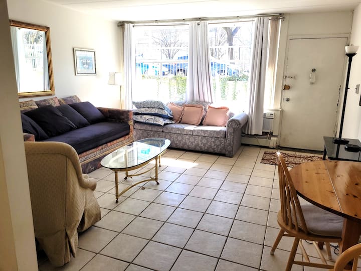 Studio Apartment In Bayside Queens - Port Washington, NY