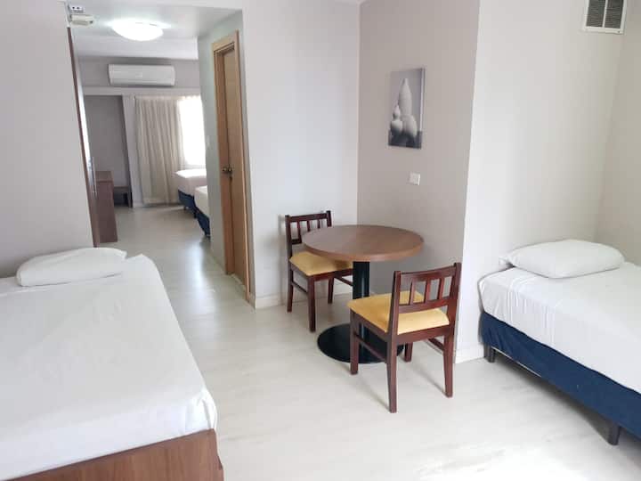 Habitación Cuádruple Sencilla, Calle 51 - Panamá