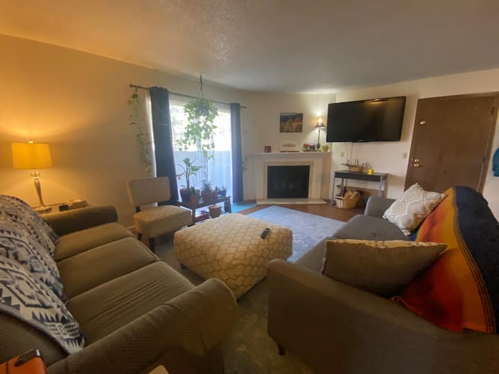 1 Bed (Queen) 1 Bath Condo With Kitchen/fireplace - Lakewood, CO