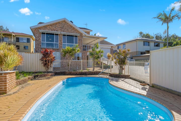 Otto House - Pool, Family Favourite Beach House - Lake Cathie