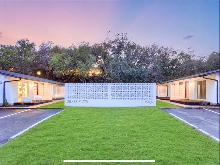 Walk To Barton Springs / Zilker Park -Modern Condo - Bryker Woods - Austin