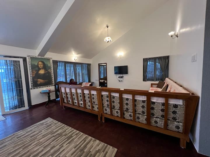 Cozy 3-bedroom Villa With Lawn & Scenic Views - 烏塔卡蒙德