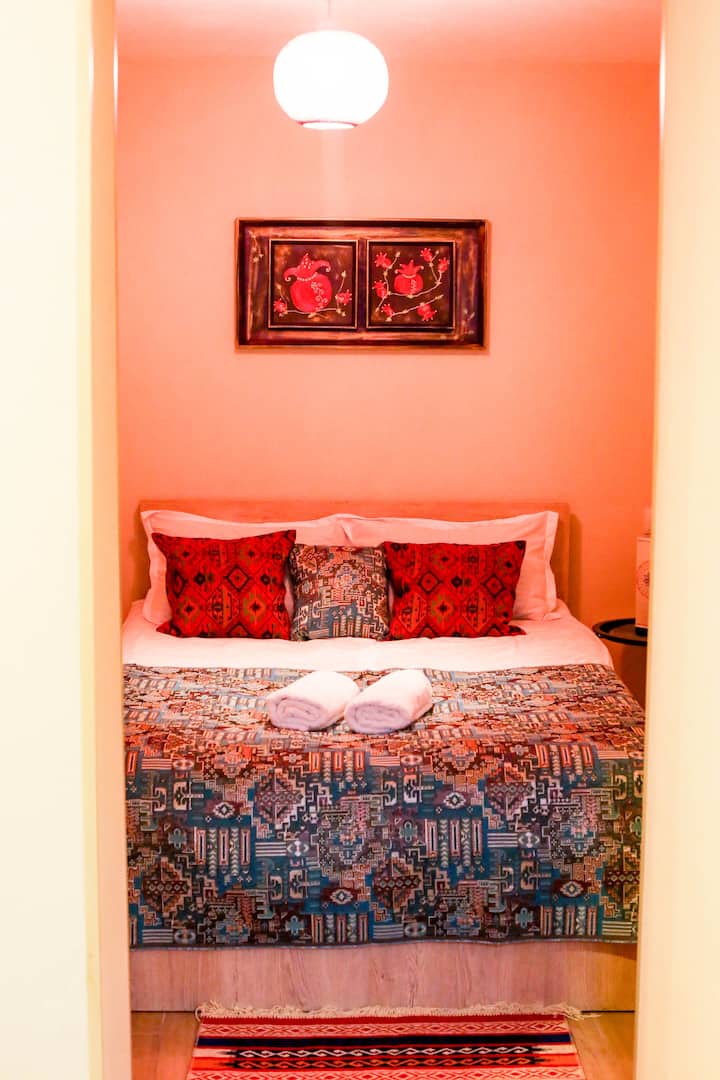 Sofolina’s Cozy Apartment In The Heart Of Tbilisi - Tbilisi