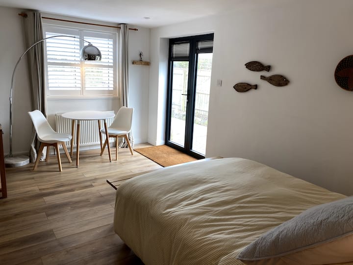 Peaceful 1 Bed Suite With Free Parking In St Ives - St Ives