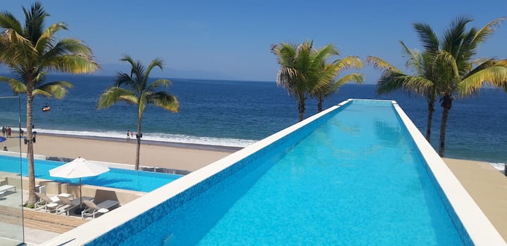 Condo En La Playa Y Junto Al Pueblo De Vallarta - Puerto Vallarta
