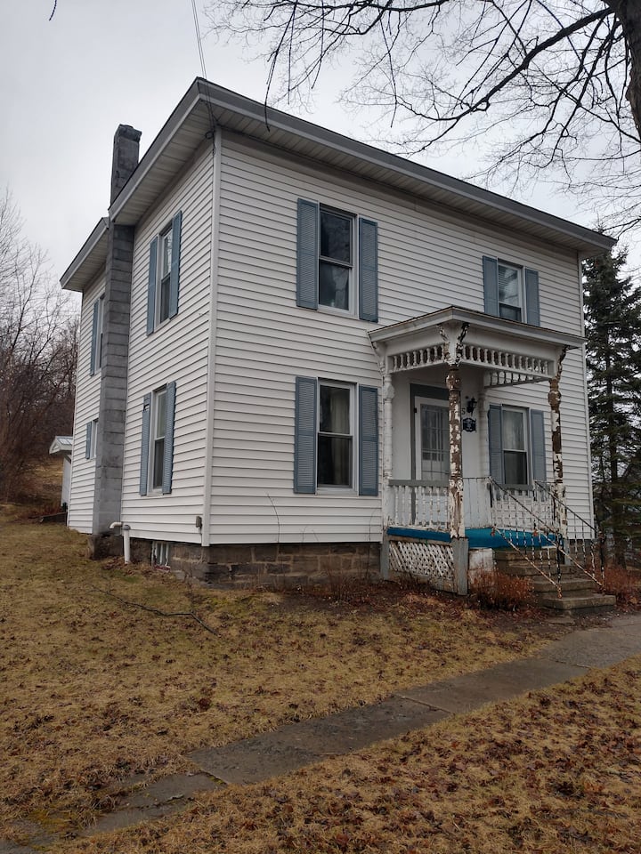 Basic 4 Bedroom Currently Being Remodeled Home. - Potsdam, NY