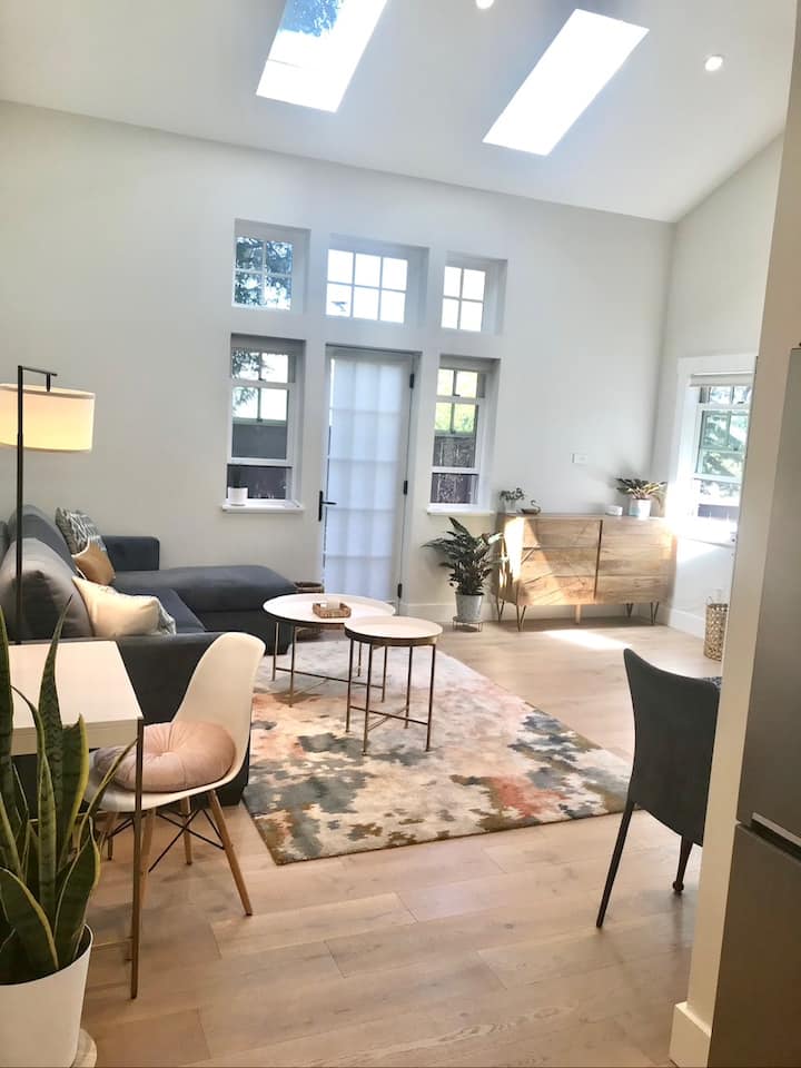 Sparkling And Peaceful Backyard Cottage - San Francisco Bay Area, CA